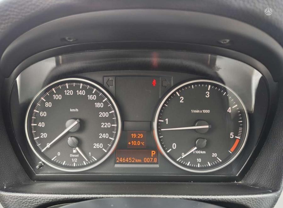 Brūns BMW 318 2011 Šauļi, ar dzinēja tilpumu 2.00 L un nobraukumu 247 tūkst. km par 4250 €, foto 19 vietnē AUTOMOTO.COM.LV