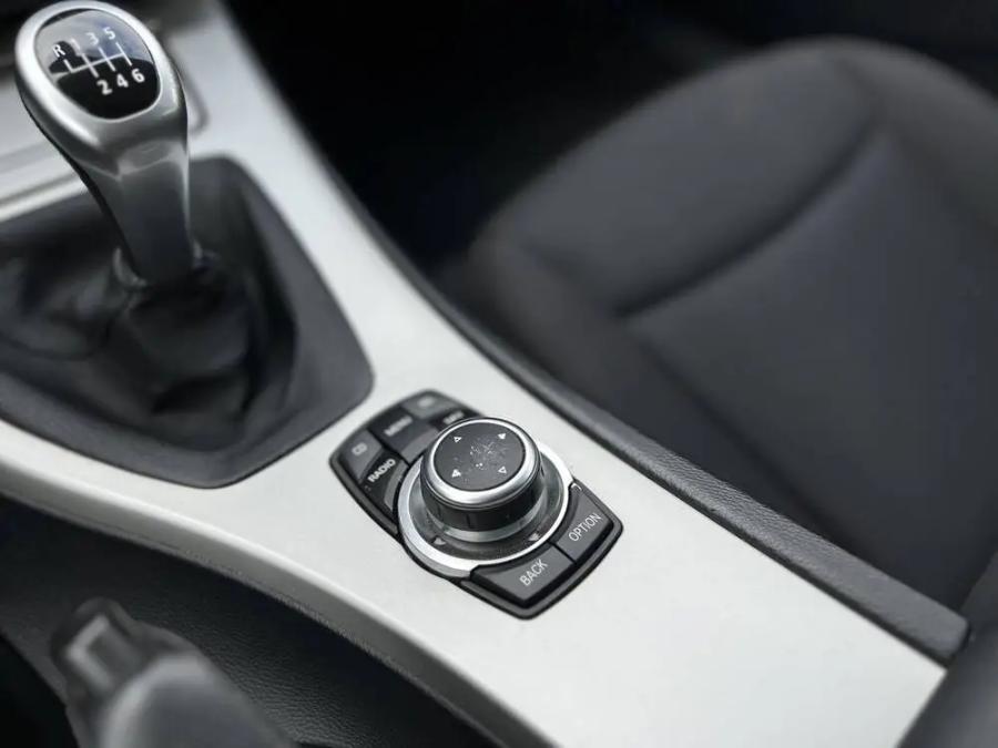 Brūns BMW 318 2011 Liepāja, ar dzinēja tilpumu 2.00 L un nobraukumu 273 tūkst. km par 4150 €, foto 23 vietnē AUTOMOTO.COM.LV
