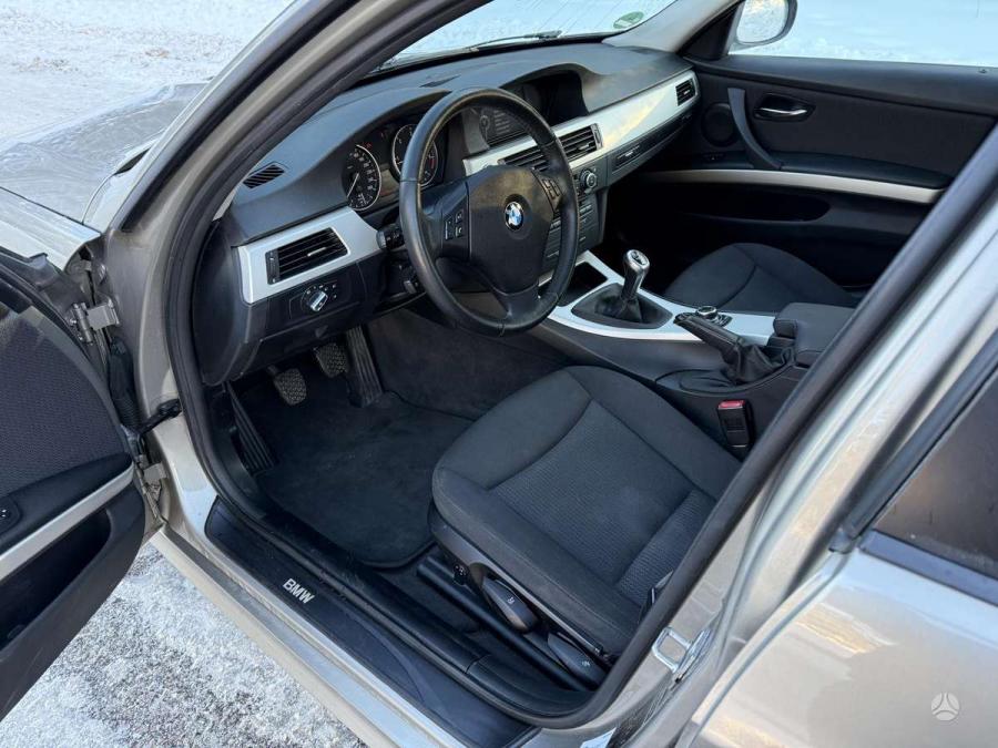 Brūns BMW 318 2012 Ukmergė, ar dzinēja tilpumu 2.00 L un nobraukumu 275 tūkst. km par 3900 €, foto 22 vietnē AUTOMOTO.COM.LV