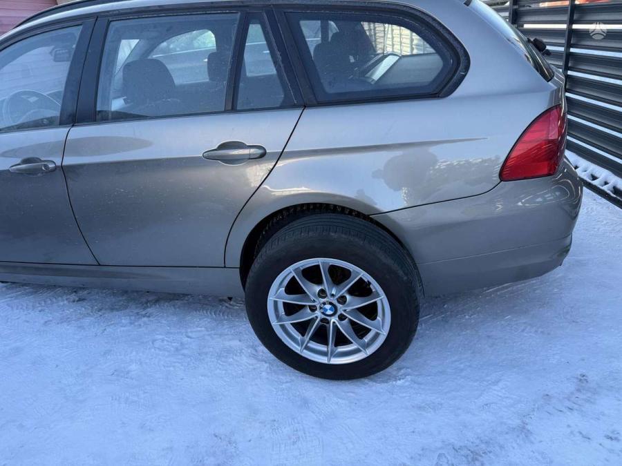 Brūns BMW 318 2012 Ukmergė, ar dzinēja tilpumu 2.00 L un nobraukumu 275 tūkst. km par 3900 €, foto 31 vietnē AUTOMOTO.COM.LV
