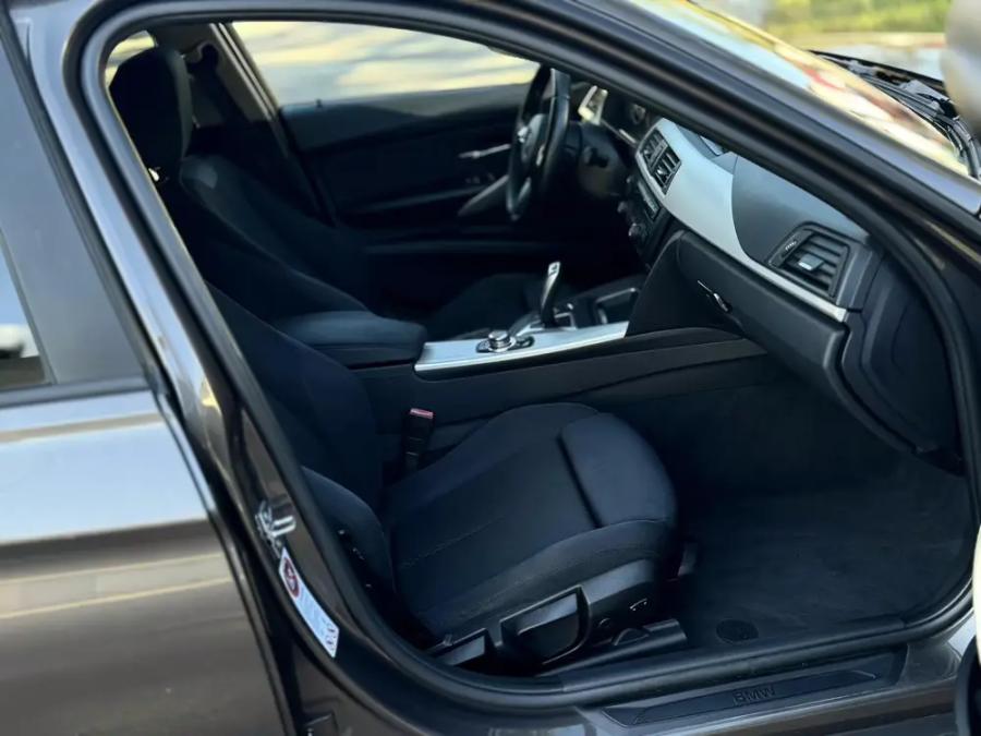 Brown BMW 318 2013 in Jurmala, with an engine capacity of 2.00 L and mileage of 245 thousand km for 4500 €, photo 9 on AUTOMOTO.COM.LV
