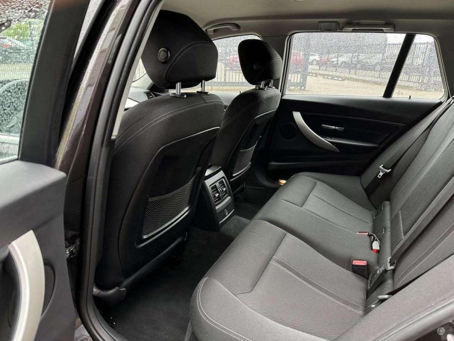 Brūns BMW 318 2017 Kauņa, ar dzinēja tilpumu 1.50 L un nobraukumu 214 tūkst. km par 9200 €, foto 9 vietnē AUTOMOTO.COM.LV