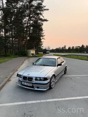 BMW 318 1998 Rīga, ar dzinēja tilpumu 2.50 L un nobraukumu 230 tūkst. km par 2300 €, foto 1 vietnē AUTOMOTO.COM.LV