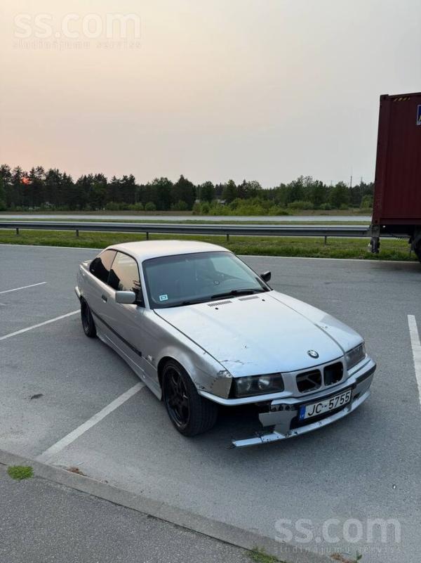 BMW 318 1998 in Riga, with an engine capacity of 2.50 L and mileage of 230 thousand km for 2300 €, photo 2 on AUTOMOTO.COM.LV