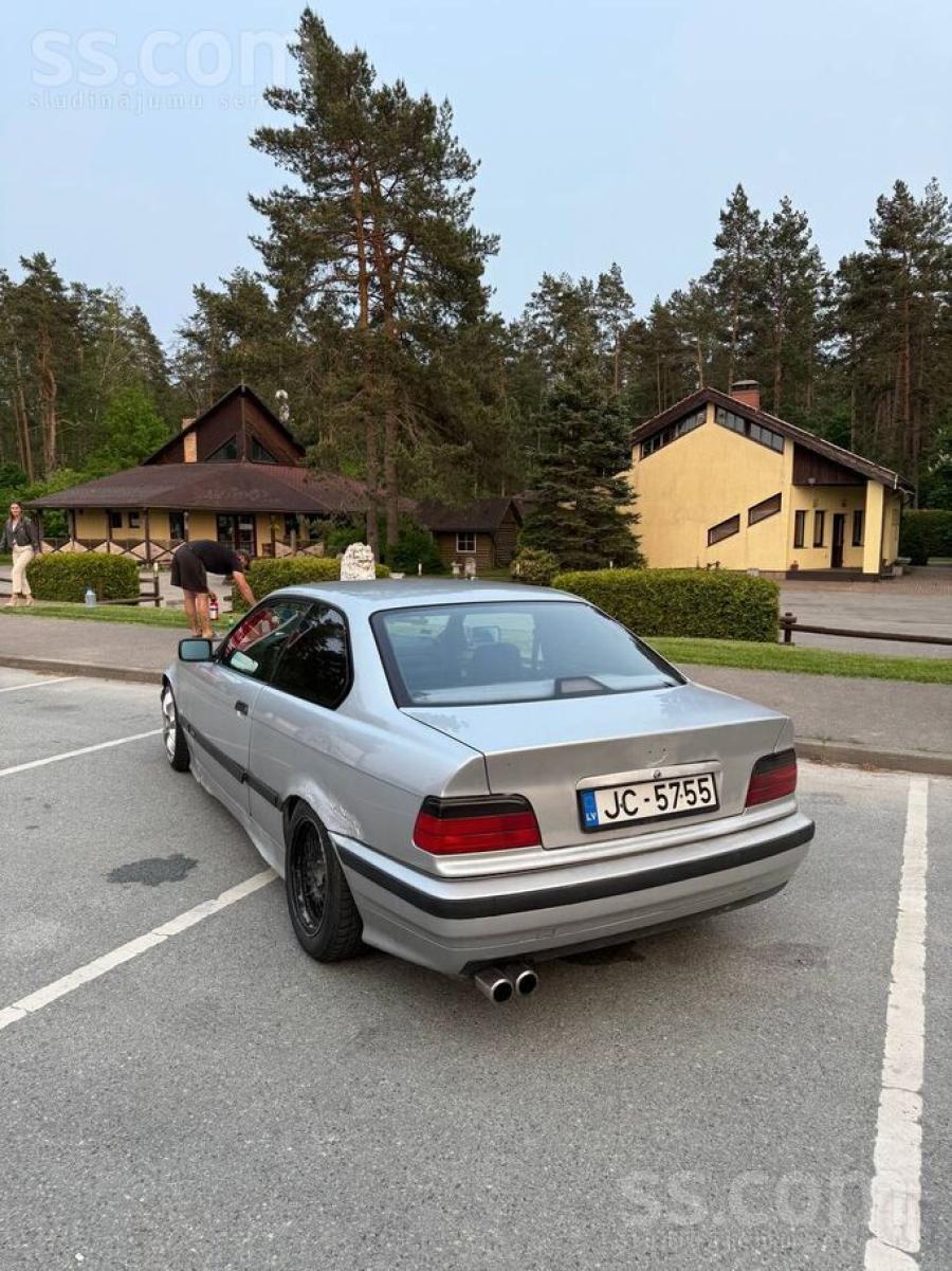BMW 318 1998 Rīga, ar dzinēja tilpumu 2.50 L un nobraukumu 230 tūkst. km par 2300 €, foto 3 vietnē AUTOMOTO.COM.LV