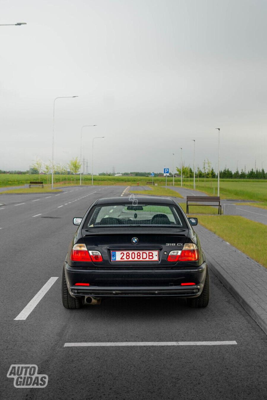 BMW 318 2002 in Marijampole, with an engine capacity of 1.80 L and mileage of 330 thousand km for 2500 €, photo 4 on AUTOMOTO.COM.LV