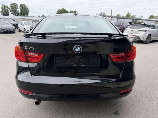 Melns BMW 318 Gran Turismo 2013 Šauļi, ar dzinēja tilpumu 2.00 L un nobraukumu 263 tūkst. km par 8300 €, foto 5 vietnē AUTOMOTO.COM.LV