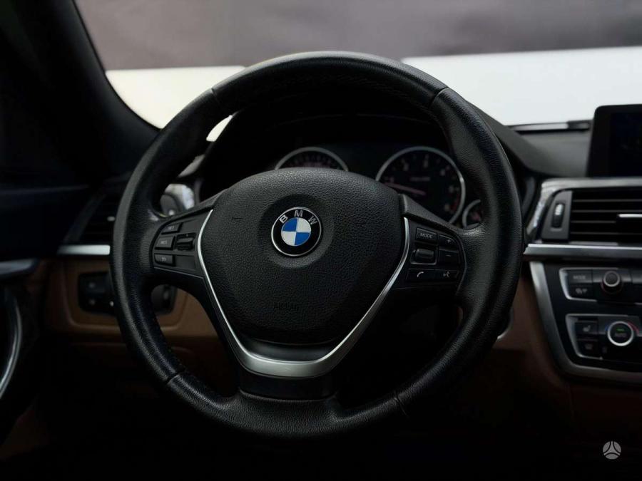 Black BMW 318 Gran Turismo 2013 in Vilnius, with an engine capacity of 2.00 L and mileage of 276 thousand km for 8990 €, photo 19 on AUTOMOTO.COM.LV