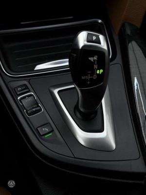Black BMW 318 Gran Turismo 2013 in Vilnius, with an engine capacity of 2.00 L and mileage of 276 thousand km for 8990 €, photo 24 on AUTOMOTO.COM.LV