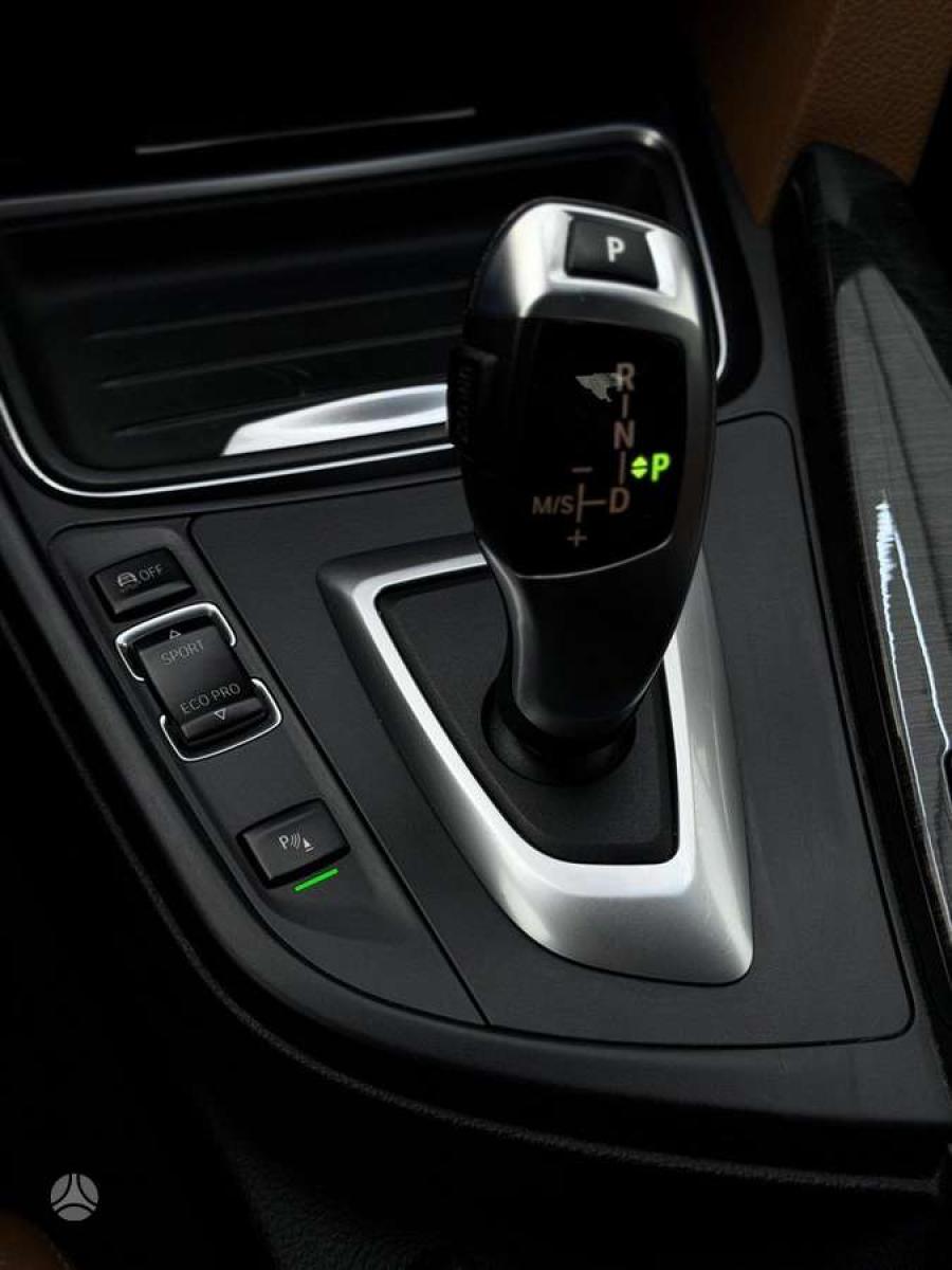 Black BMW 318 Gran Turismo 2013 in Vilnius, with an engine capacity of 2.00 L and mileage of 276 thousand km for 8990 €, photo 24 on AUTOMOTO.COM.LV
