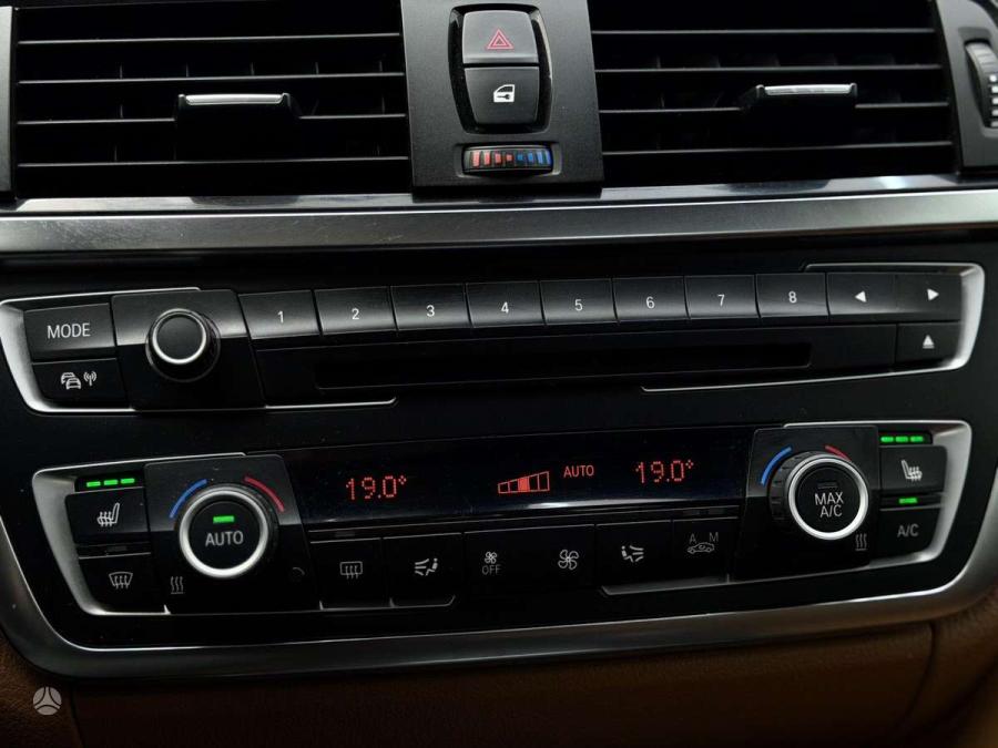 Black BMW 318 Gran Turismo 2013 in Vilnius, with an engine capacity of 2.00 L and mileage of 276 thousand km for 8990 €, photo 25 on AUTOMOTO.COM.LV