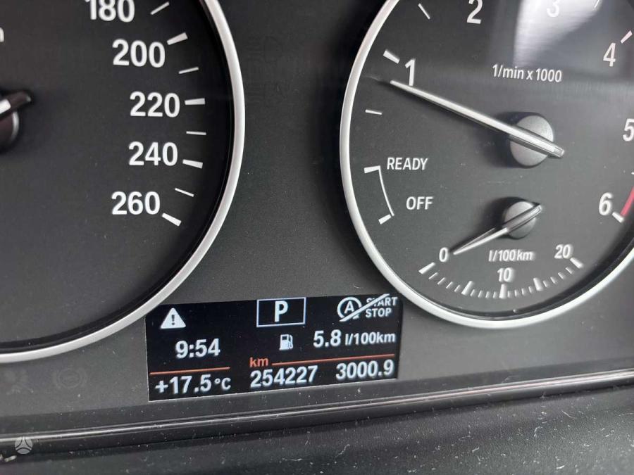 Black BMW 318 Gran Turismo 2013 in Gargzdai, with an engine capacity of 2.00 L and mileage of 254 thousand km for 8699 €, photo 12 on AUTOMOTO.COM.LV