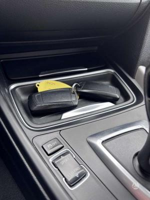 Black BMW 318 Gran Turismo 2013 in Gargzdai, with an engine capacity of 2.00 L and mileage of 254 thousand km for 8699 €, photo 21 on AUTOMOTO.COM.LV