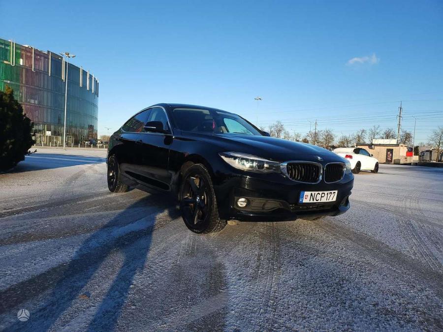 Melns BMW 318 Gran Turismo 2017 Šauļi, ar dzinēja tilpumu 2.00 L un nobraukumu 181 tūkst. km par 14250 €, foto 2 vietnē AUTOMOTO.COM.LV