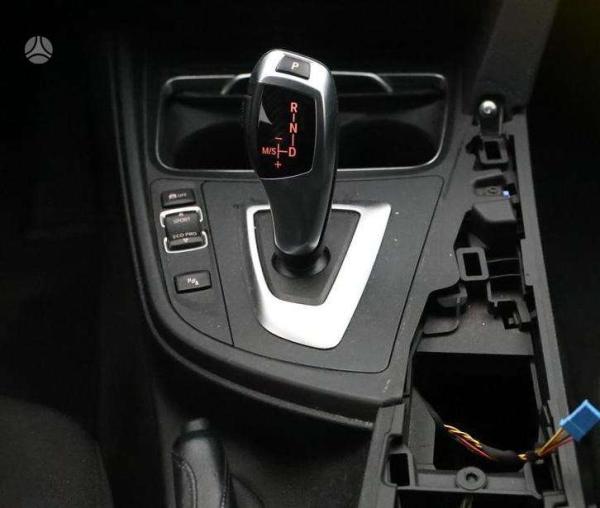 Black BMW 318 Gran Turismo 2018 in Kaunas, with an engine capacity of 2.00 L and mileage of 97 thousand km for 12900 €, photo 10 on AUTOMOTO.COM.LV
