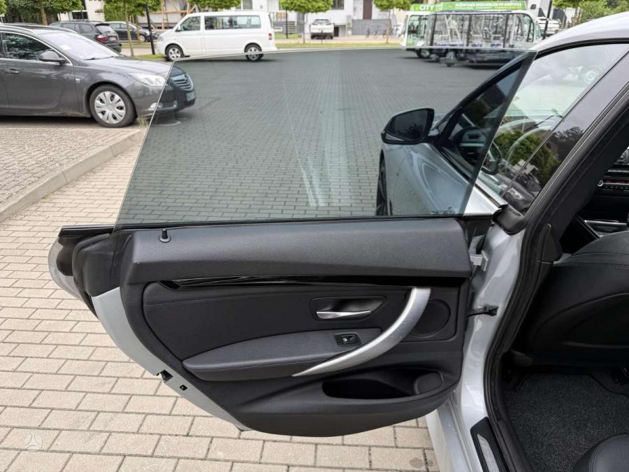 Grey BMW 318 Gran Turismo 2016 in Prienai, with an engine capacity of 2.00 L and mileage of 284 thousand km for 10800 €, photo 40 on AUTOMOTO.COM.LV