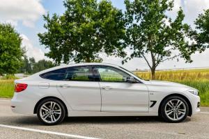 Balts BMW 318 Gran Turismo 2014 Šauļi, ar dzinēja tilpumu 2.00 L un nobraukumu 182 tūkst. km par 8599 €, foto 15 vietnē AUTOMOTO.COM.LV
