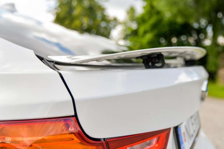 Balts BMW 318 Gran Turismo 2014 Šauļi, ar dzinēja tilpumu 2.00 L un nobraukumu 182 tūkst. km par 8599 €, foto 19 vietnē AUTOMOTO.COM.LV