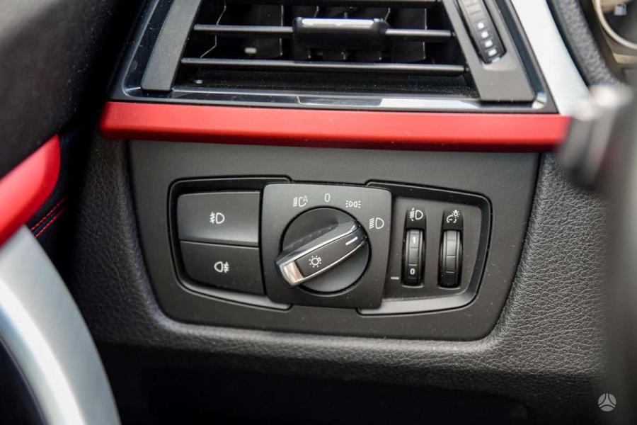 Balts BMW 318 Gran Turismo 2014 Šauļi, ar dzinēja tilpumu 2.00 L un nobraukumu 182 tūkst. km par 8599 €, foto 27 vietnē AUTOMOTO.COM.LV