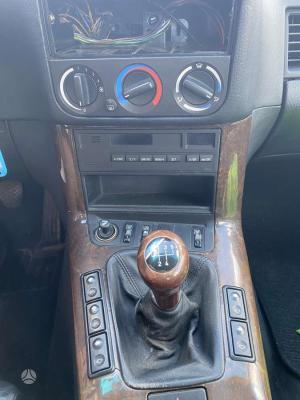 Green BMW 318 1996 in Kaunas, with an engine capacity of 1.80 L and mileage of 266 thousand km for 2999 €, photo 13 on AUTOMOTO.COM.LV