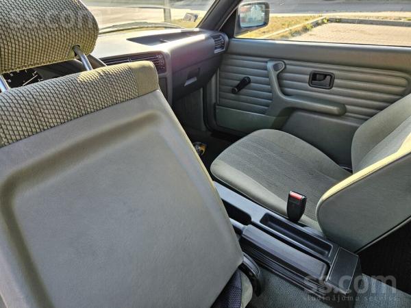 Green BMW 318 1986 in Liepaja, with an engine capacity of 1.80 L and mileage of 0 thousand km for 7500 €, photo 10 on AUTOMOTO.COM.LV