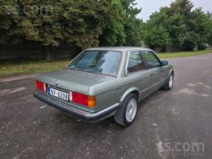 Green BMW 318 1986 in Liepaja, with an engine capacity of 1.80 L and mileage of 0 thousand km for 6500 €, photo 7 on AUTOMOTO.COM.LV