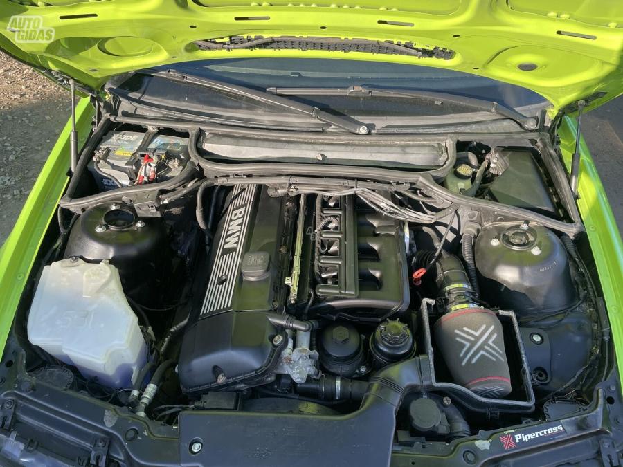Green BMW 318 1999 in Pakruojis, with an engine capacity of 2.50 L and mileage of 262 thousand km for 5000 €, photo 9 on AUTOMOTO.COM.LV