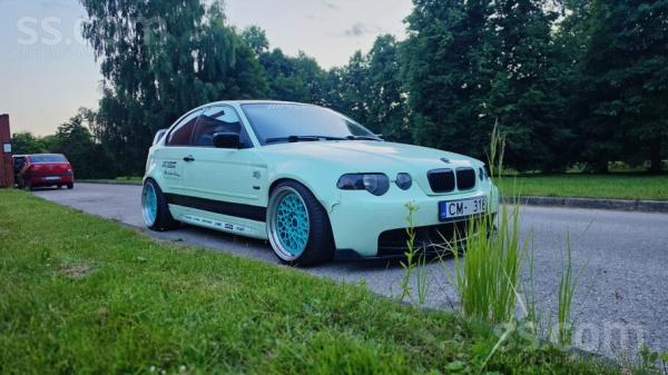 Green BMW 318 2004 in Talsi, with an engine capacity of 1.80 L and mileage of 243 thousand km for 5500 €, photo 2 on AUTOMOTO.COM.LV