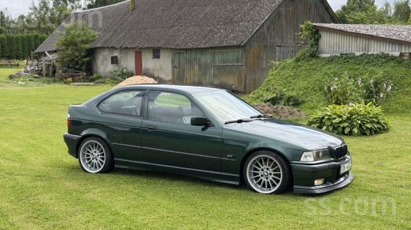 Green BMW 318 2000 in Madona, with an engine capacity of 1.80 L and mileage of 261 thousand km for 3500 €, photo 3 on AUTOMOTO.COM.LV