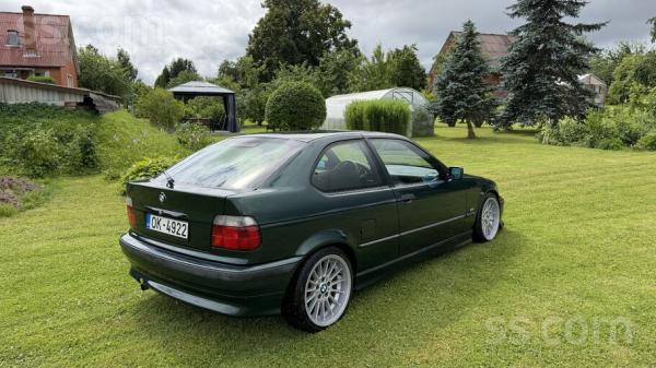 Green BMW 318 2000 in Madona, with an engine capacity of 1.80 L and mileage of 261 thousand km for 3500 €, photo 4 on AUTOMOTO.COM.LV