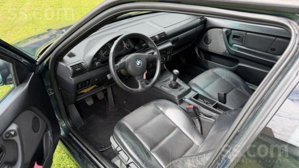 Green BMW 318 2000 in Madona, with an engine capacity of 1.80 L and mileage of 261 thousand km for 3500 €, photo 5 on AUTOMOTO.COM.LV