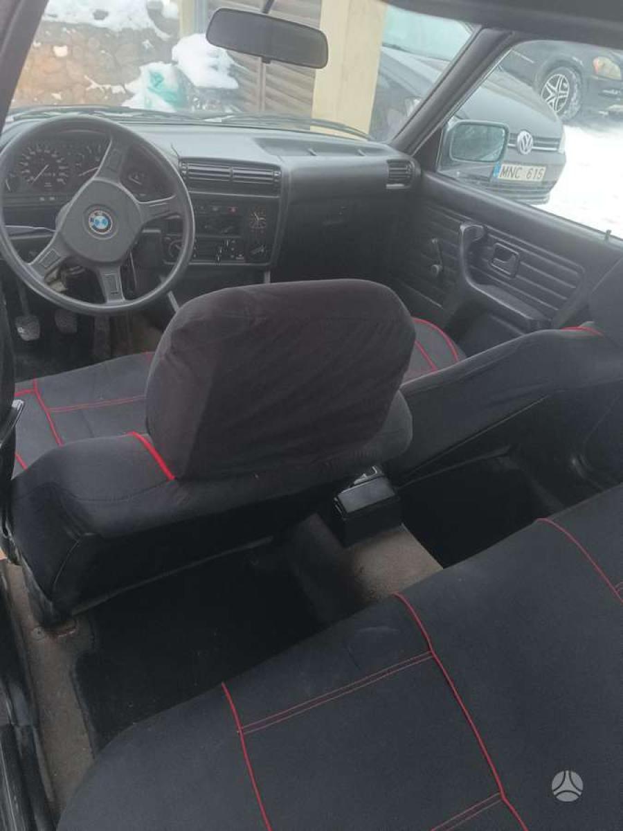 Zaļš BMW 318 1988 Kauņa, ar dzinēja tilpumu 1.80 L un nobraukumu 370 tūkst. km par 4499 €, foto 5 vietnē AUTOMOTO.COM.LV