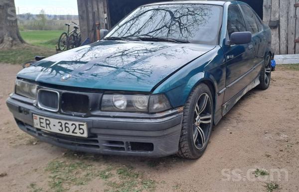 Zaļš BMW 318 1992 Talsi, ar dzinēja tilpumu 1.80 L un nobraukumu 308 tūkst. km par 1200 €, foto 1 vietnē AUTOMOTO.COM.LV