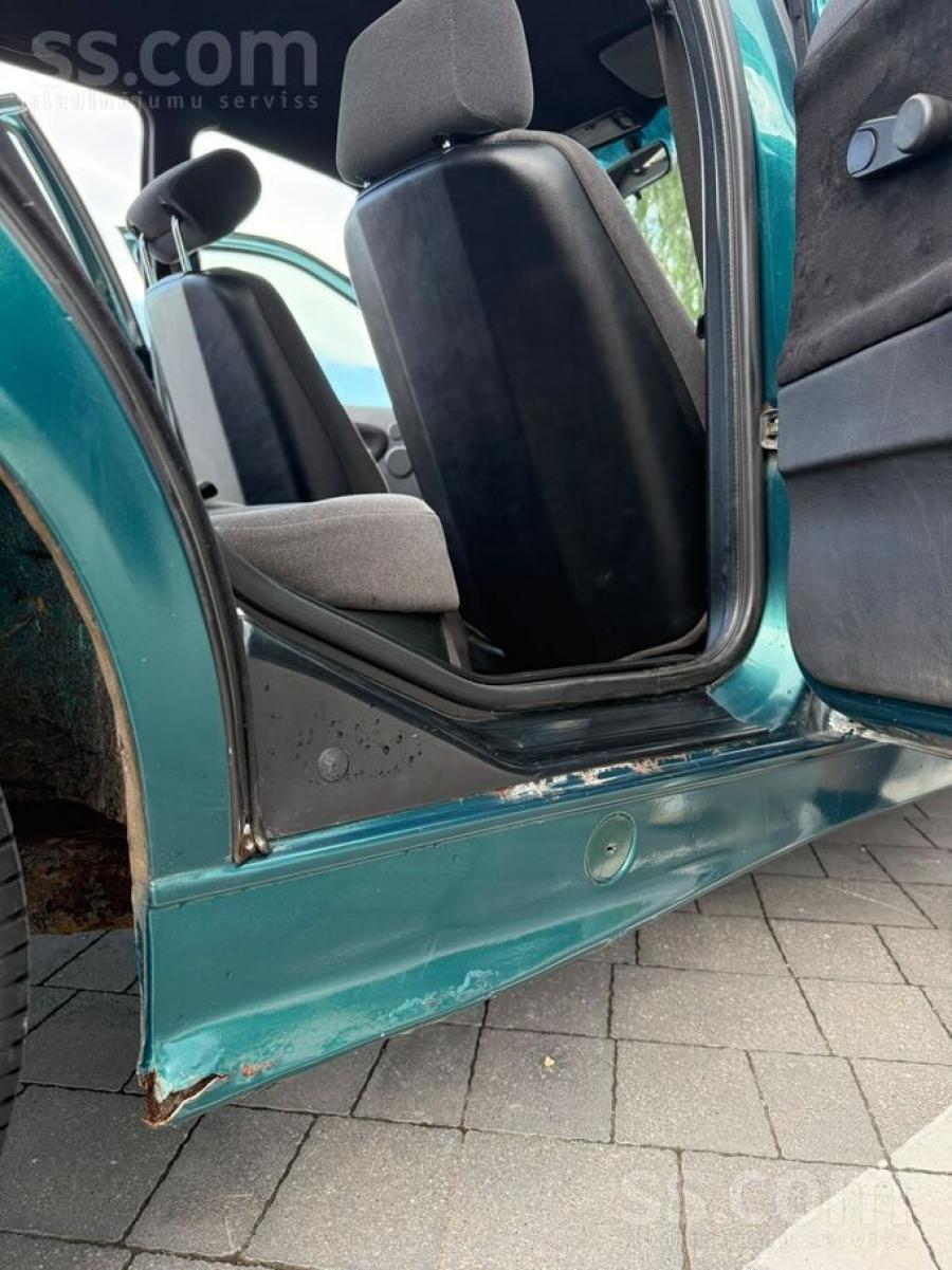 Zaļš BMW 318 1993 Rīga, ar dzinēja tilpumu 1.80 L un nobraukumu 247 tūkst. km par 3250 €, foto 11 vietnē AUTOMOTO.COM.LV