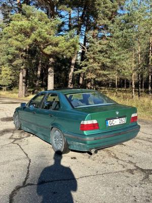 Zaļš BMW 318 1995 Liepāja, ar dzinēja tilpumu 1.80 L un nobraukumu 390 tūkst. km par 2700 €, foto 5 vietnē AUTOMOTO.COM.LV