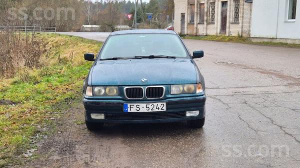 Zaļš BMW 318 1997 Jelgava, ar dzinēja tilpumu 1.80 L un nobraukumu 329 tūkst. km par 1800 €, foto 3 vietnē AUTOMOTO.COM.LV