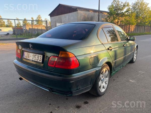 Green BMW 318 1999 in Liepaja, with an engine capacity of 1.80 L and mileage of 335 thousand km for 950 €, photo 4 on AUTOMOTO.COM.LV