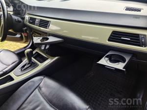 Green BMW 318 2008 in Limbazi, with an engine capacity of 2.50 L and mileage of 318 thousand km for 6000 €, photo 17 on AUTOMOTO.COM.LV