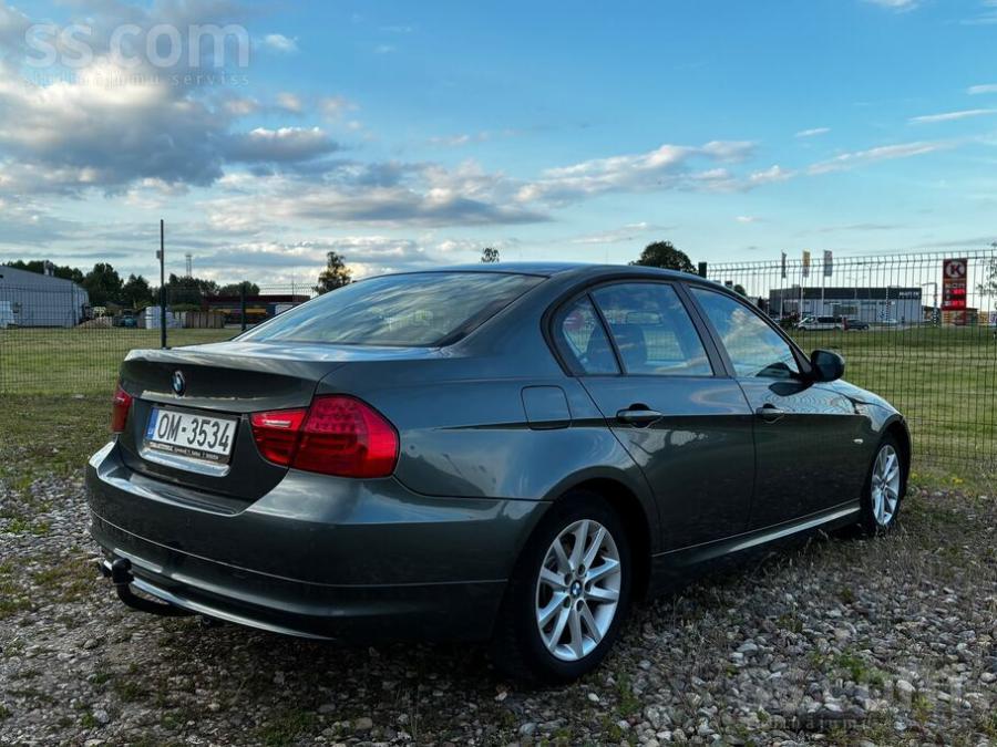 Zaļš BMW 318 2009 Saldus, ar dzinēja tilpumu 2.00 L un nobraukumu 301 tūkst. km par 5900 €, foto 3 vietnē AUTOMOTO.COM.LV