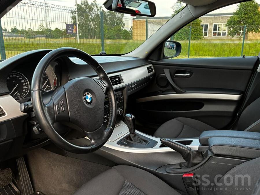 Zaļš BMW 318 2009 Saldus, ar dzinēja tilpumu 2.00 L un nobraukumu 301 tūkst. km par 5900 €, foto 18 vietnē AUTOMOTO.COM.LV