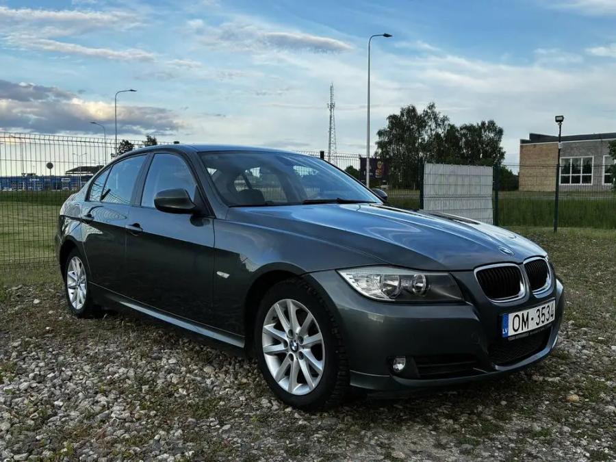 Zaļš BMW 318 2009 Saldus, ar dzinēja tilpumu 2.00 L un nobraukumu 301 tūkst. km par 5500 €, foto 4 vietnē AUTOMOTO.COM.LV