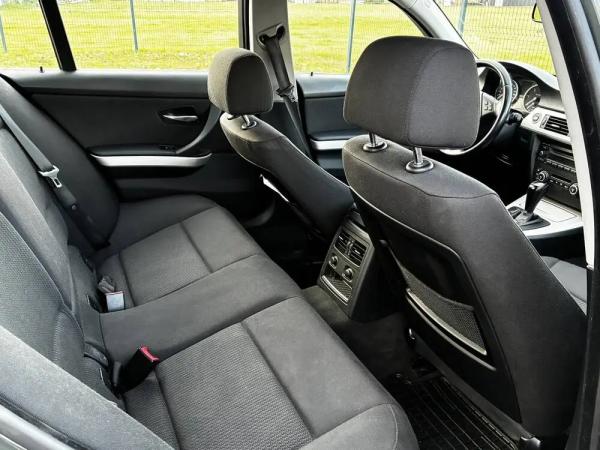 Zaļš BMW 318 2009 Saldus, ar dzinēja tilpumu 2.00 L un nobraukumu 301 tūkst. km par 5500 €, foto 9 vietnē AUTOMOTO.COM.LV