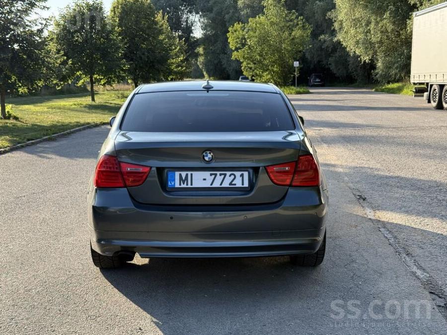 Green BMW 318 2009 in Riga, with an engine capacity of 2.00 L and mileage of 337 thousand km for 5995 €, photo 6 on AUTOMOTO.COM.LV