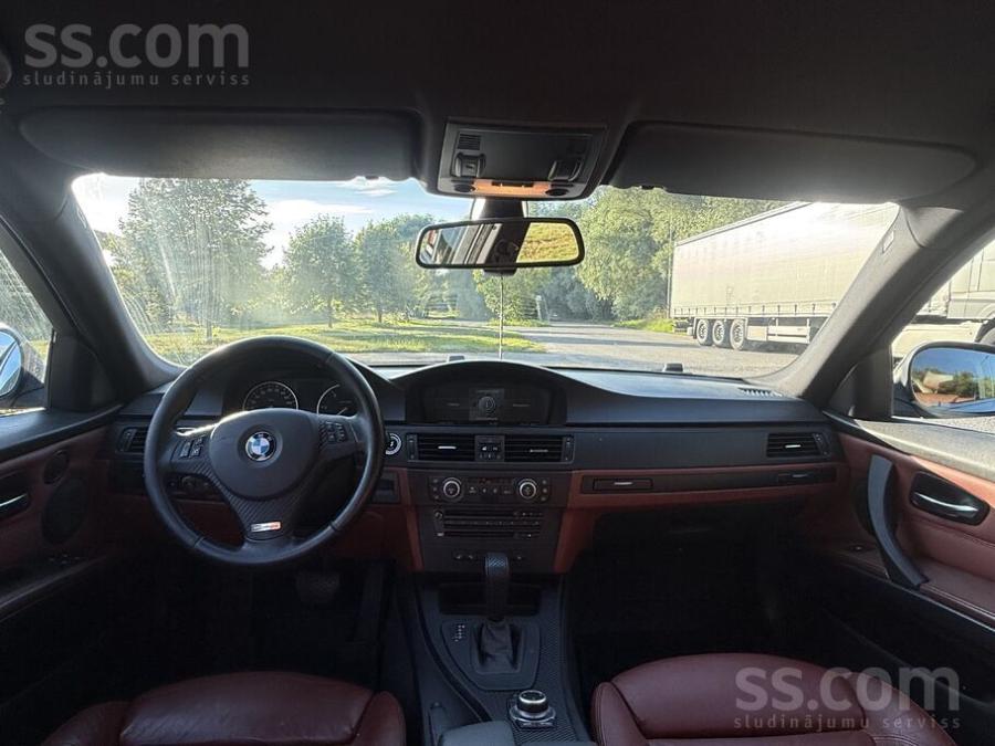 Green BMW 318 2009 in Riga, with an engine capacity of 2.00 L and mileage of 337 thousand km for 5995 €, photo 8 on AUTOMOTO.COM.LV