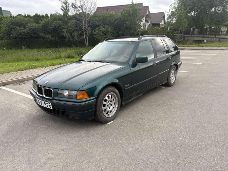 Green BMW 318 1996 in Telschi, with an engine capacity of 1.70 L and mileage of 317 thousand km for 1650 €, photo 4 on AUTOMOTO.COM.LV
