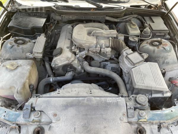 Green BMW 318 1998 in Riga, with an engine capacity of 1.80 L and mileage of 260 thousand km for 1500 €, photo 3 on AUTOMOTO.COM.LV