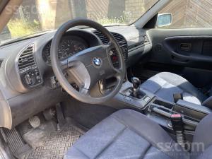 Green BMW 318 1998 in Riga, with an engine capacity of 1.80 L and mileage of 260 thousand km for 1500 €, photo 5 on AUTOMOTO.COM.LV