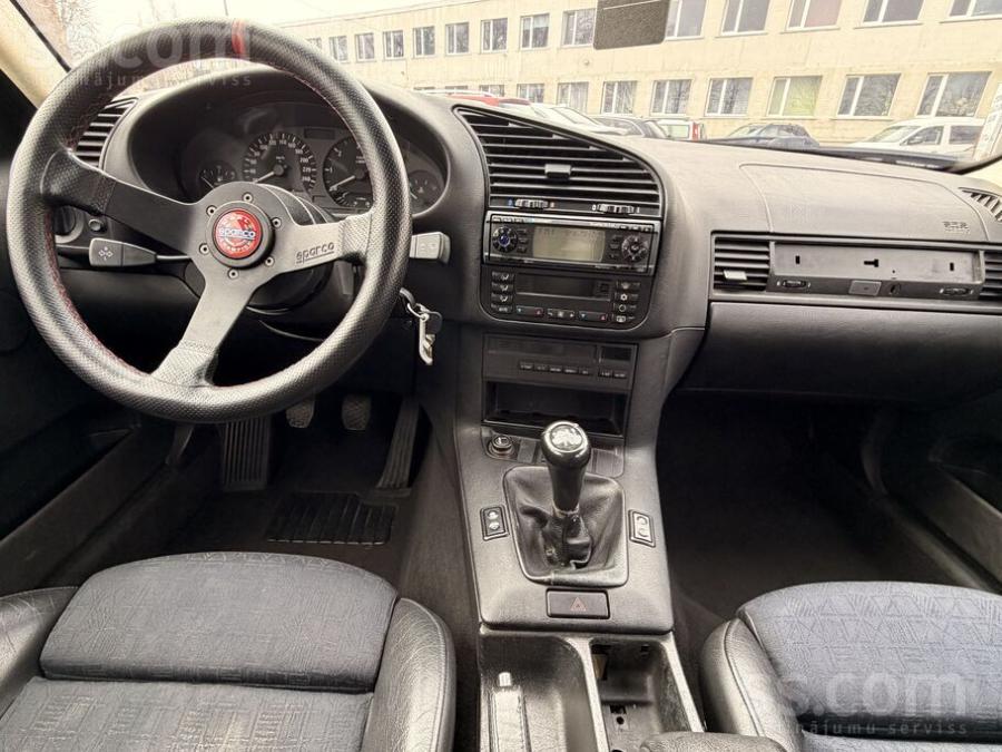 Zaļš BMW 318 1999 Liepāja, ar dzinēja tilpumu 1.70 L un nobraukumu 370 tūkst. km par 2350 €, foto 11 vietnē AUTOMOTO.COM.LV