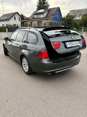 Green BMW 318 2009 in Telschi, with an engine capacity of 2.00 L and mileage of 294 thousand km for 4400 €, photo 9 on AUTOMOTO.COM.LV