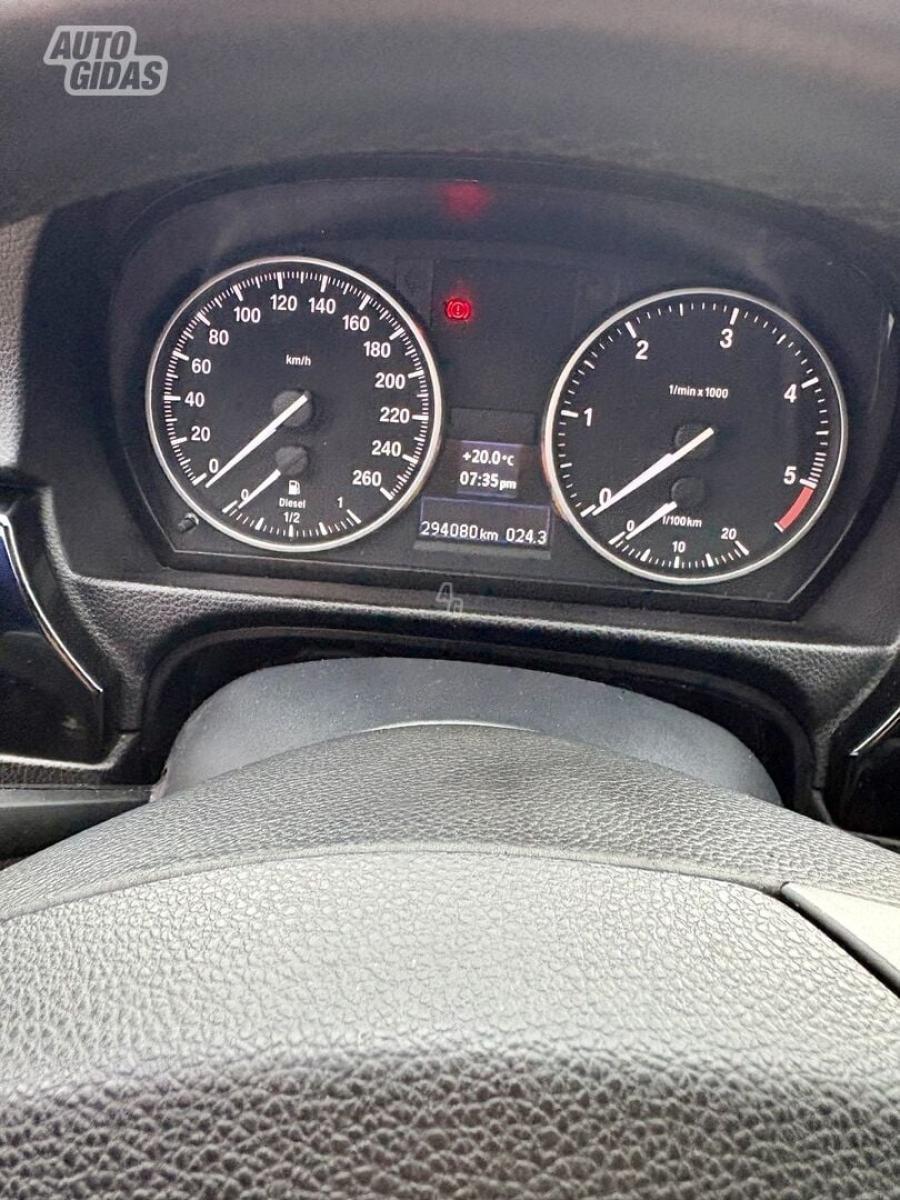 Green BMW 318 2009 in Telschi, with an engine capacity of 2.00 L and mileage of 294 thousand km for 4400 €, photo 18 on AUTOMOTO.COM.LV